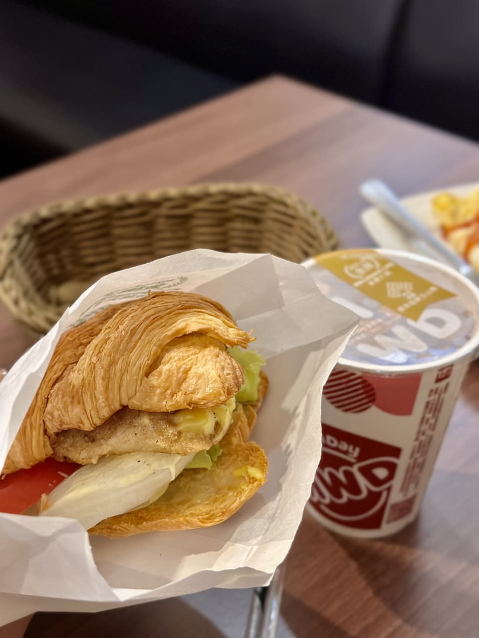 #心得 早餐店新品分享📍麥味登、Q Burger - 美食板 | Dcard