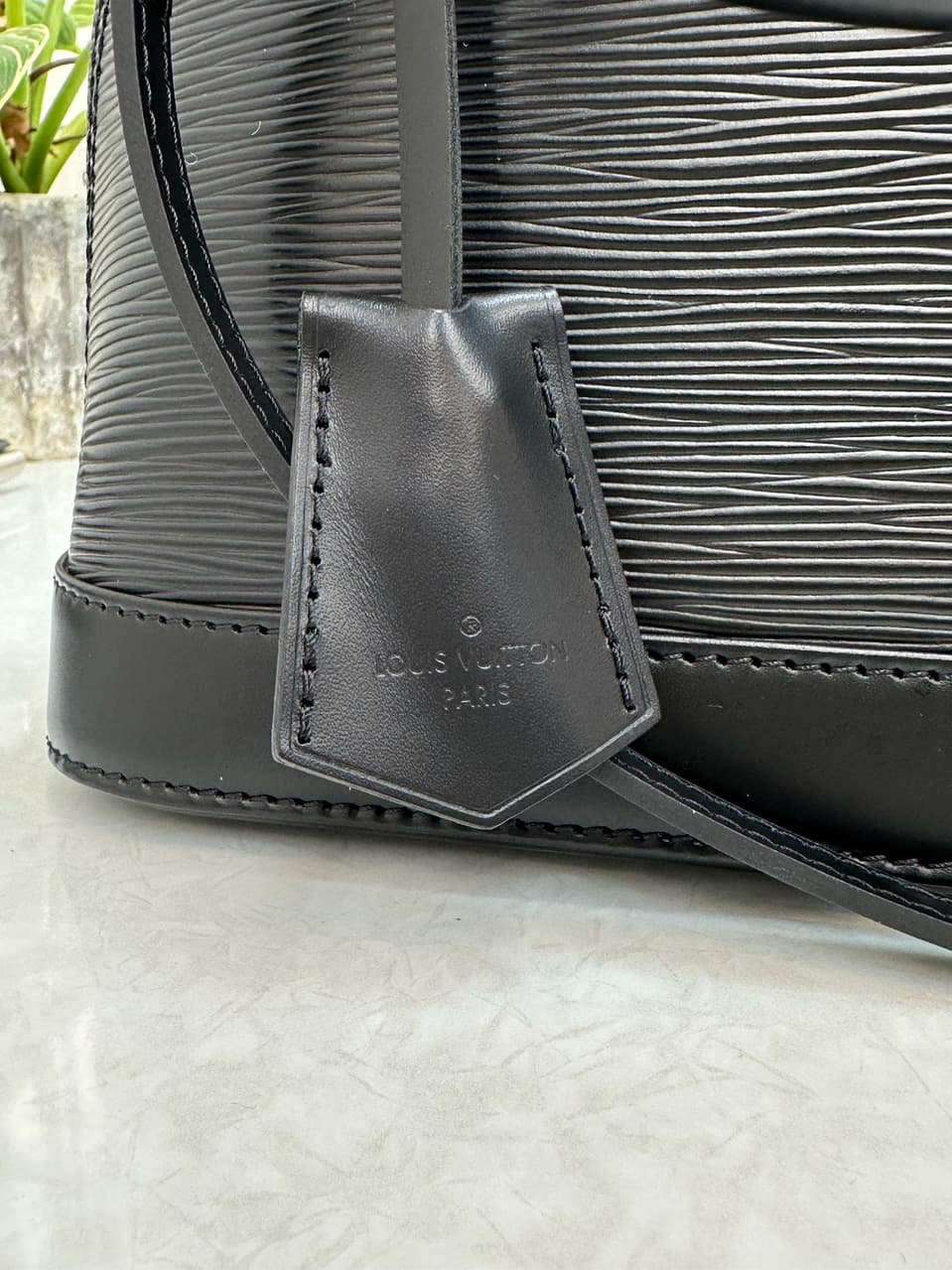 #開箱 # 開箱 LV epi水波紋系列 Alma BB - 精品板 | Dcard