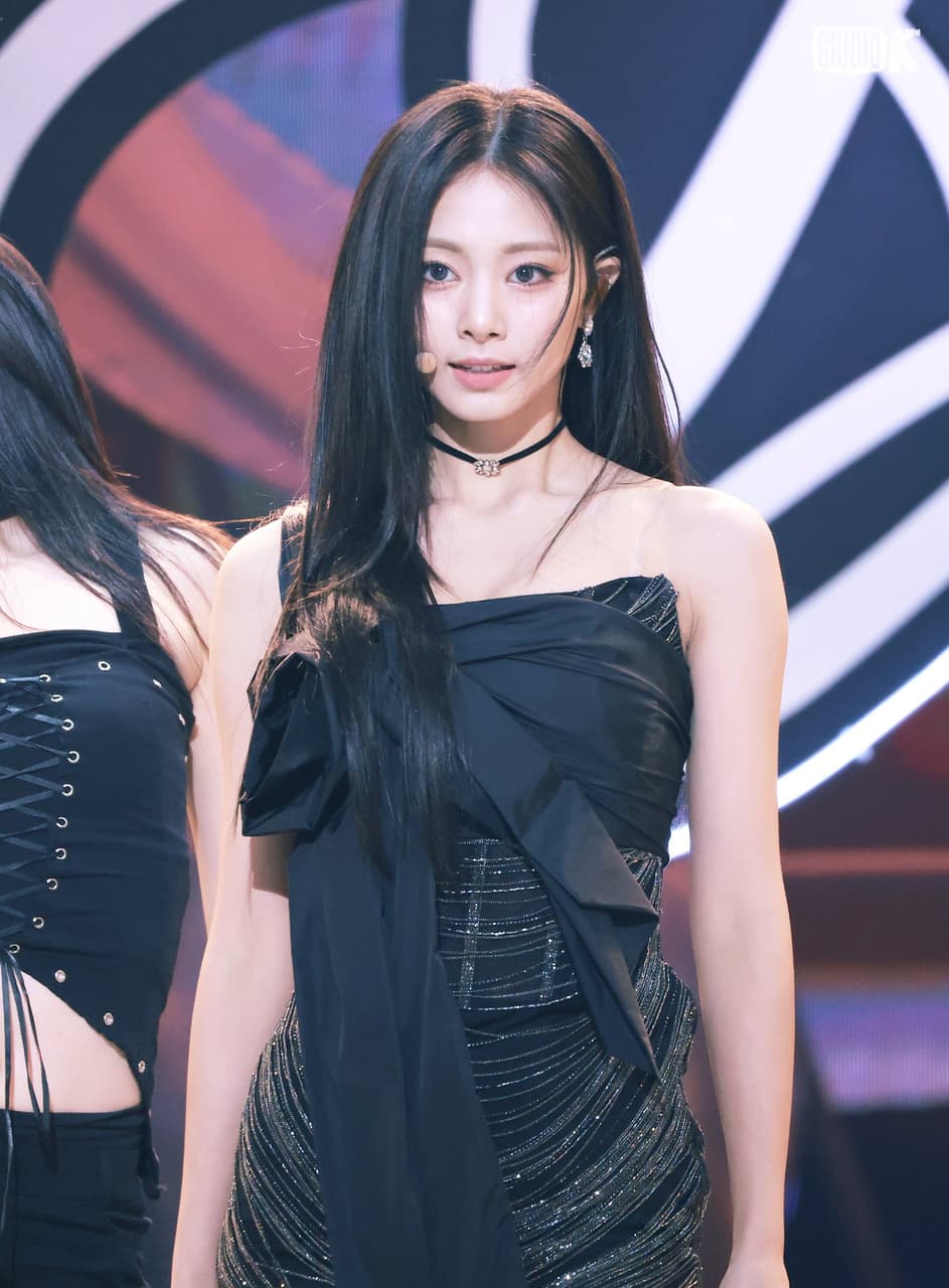 #分享 子瑜solo"Run Away" KBS打歌舞台官方側拍 - TWICE板 | Dcard