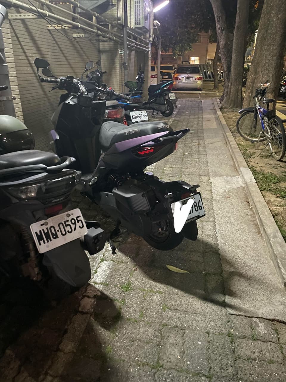 DRG車友您好 我踢到您的車牌 - 虎尾科大板 | Dcard