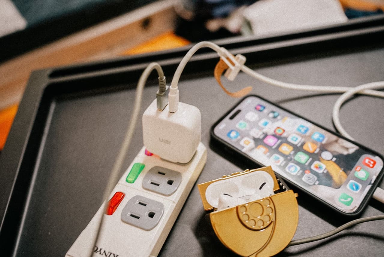 快充組合！UIBI 67W 雙口氮化鎵快充 - 3C板 | Dcard