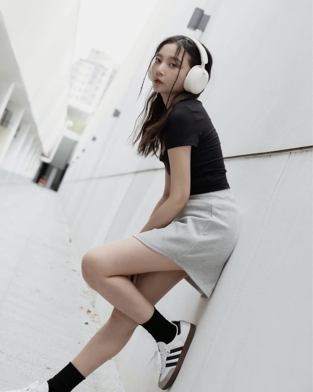 #年度單品 有一副耳罩式耳機🎧甜酷美式復古穿搭輕鬆拿捏 - 穿搭板 | Dcard