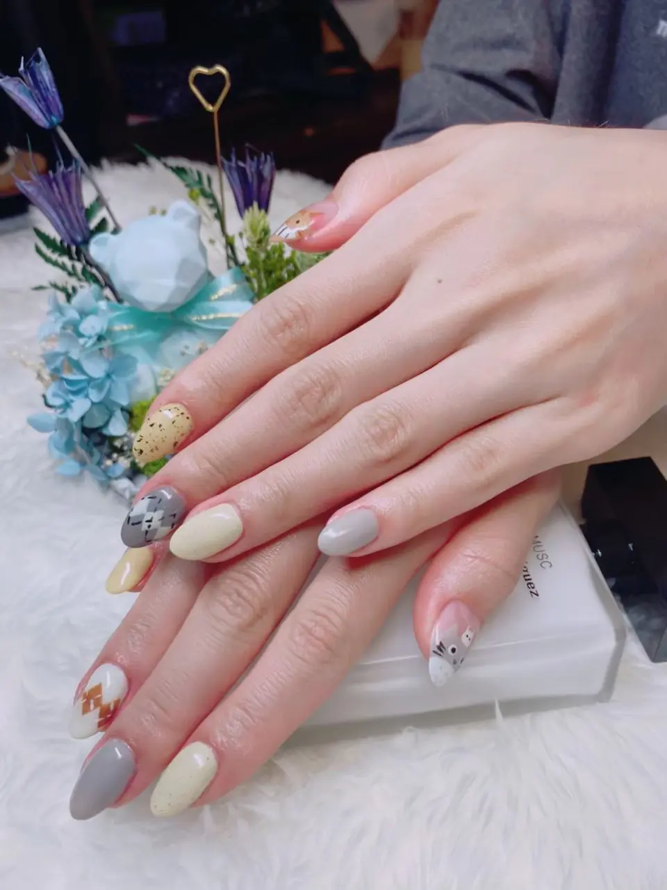 徵模特 台北誠徵 10月美甲 手模（已關表單） 美甲板 Dcard