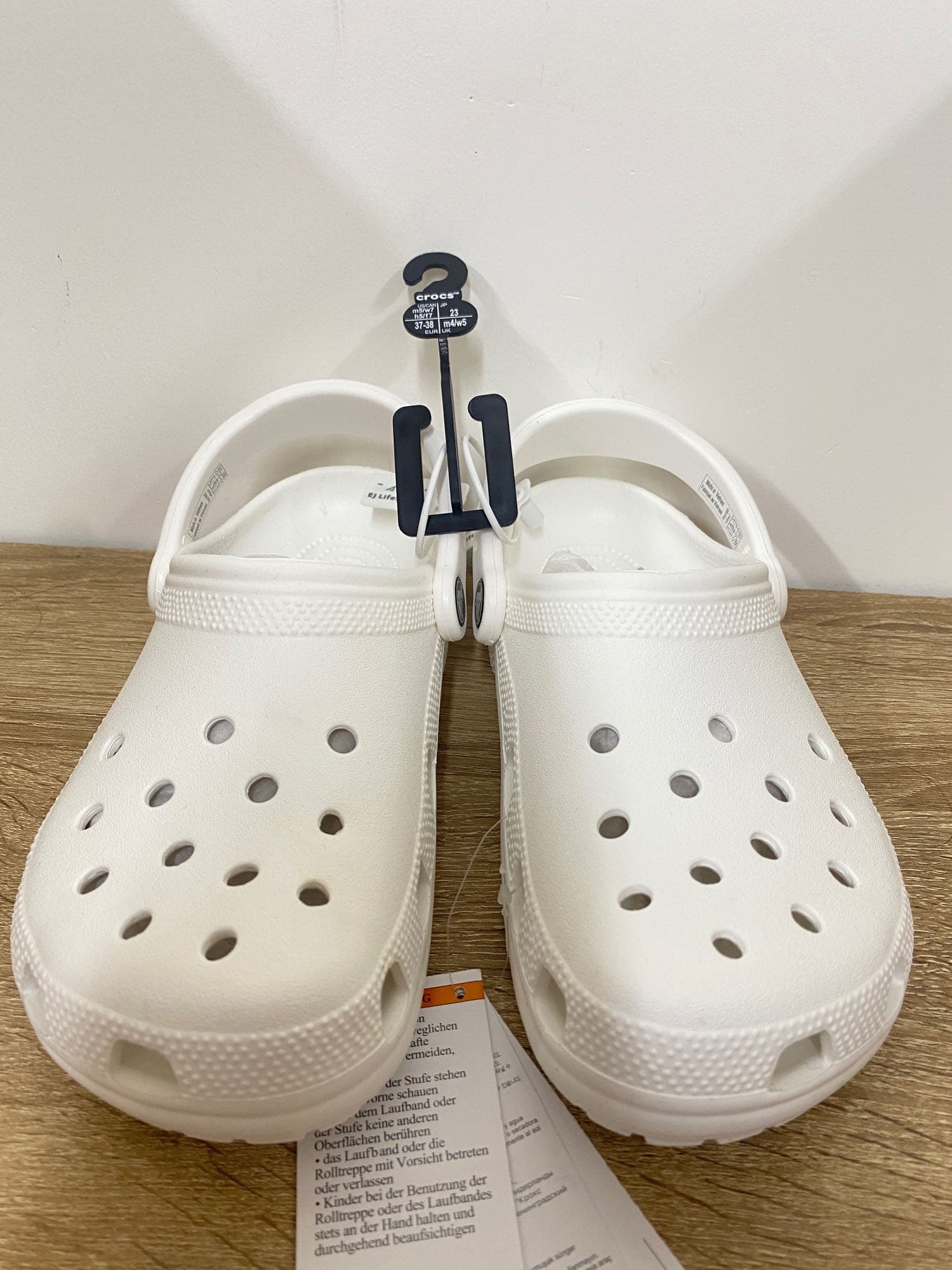 售Crocs 經典款 鞋扣 - 國北護板 | Dcard