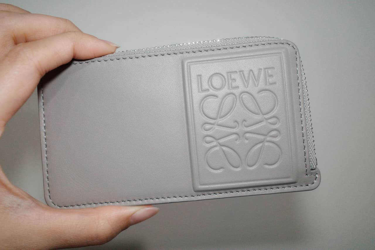 #我要賣 全新🩶Loewe 羅威卡夾零錢包🩶 - 二手交易板 | Dcard
