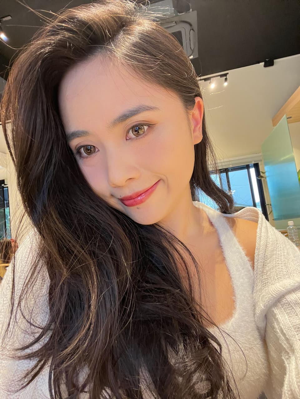 #試色 （更新G03氧化前後照）#唇膏試色 KATE 怪獸唇膏G01 G03 試色評價 有點微逆風🤣 - 美妝板 | Dcard