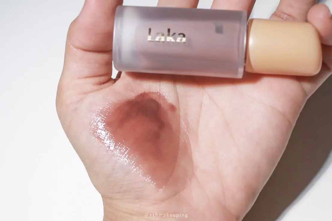 #試色 laka 水光唇釉初體驗 #121 Ash Nut - 美妝板 | Dcard