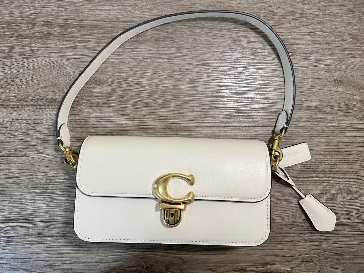 #我要賣 售 二手近全新vivienne westwood/coach - 二手交易板 | Dcard