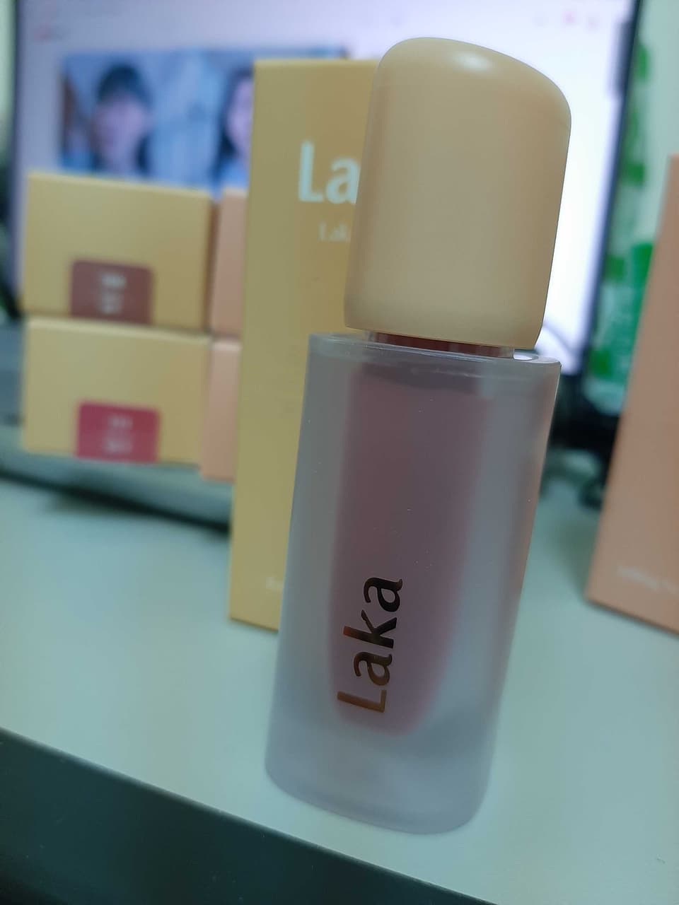 #我要賣 LAKA唇釉唇凍 二手 售物 - 二手交易板 | Dcard