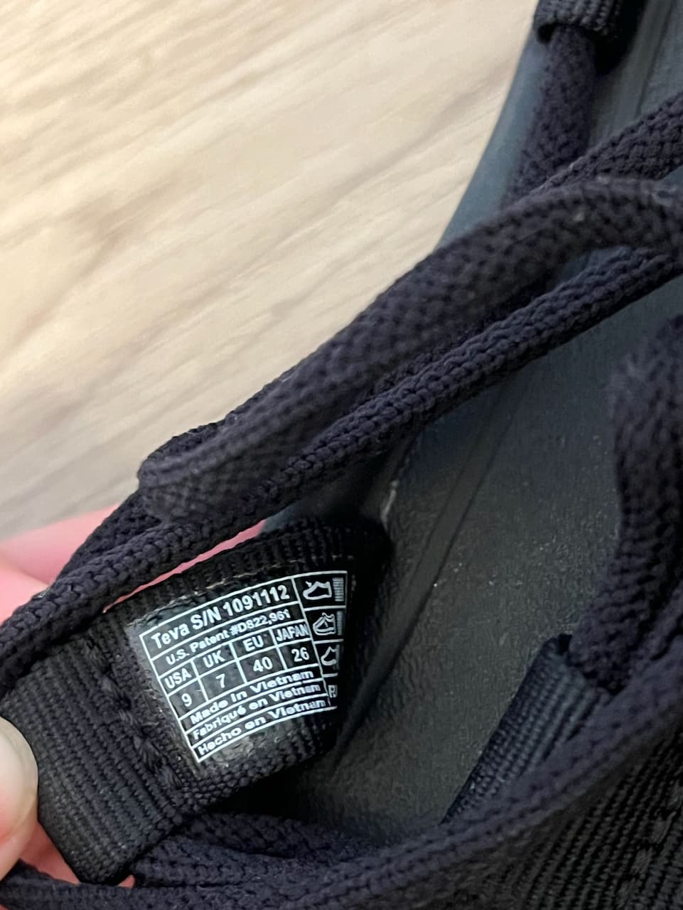 #我要賣 已售出 二手近全新 Java側拉鍊無領夾克/ Teva W HURRICANE XLT INFINITY 羅馬編織鞋 水陸兩用 黑色 ...