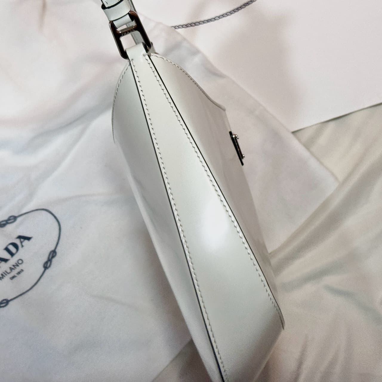 #分享 精品鴨｜Prada Cleo Bag 白色🤍 #我來開箱 - 精品板 | Dcard