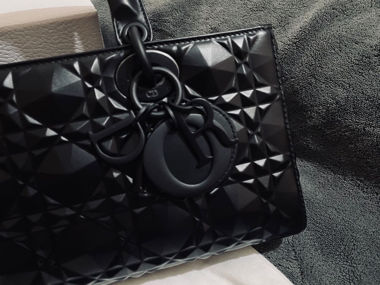 #開箱 觀望半年多的Dior 終於入手 - 精品板 | Dcard