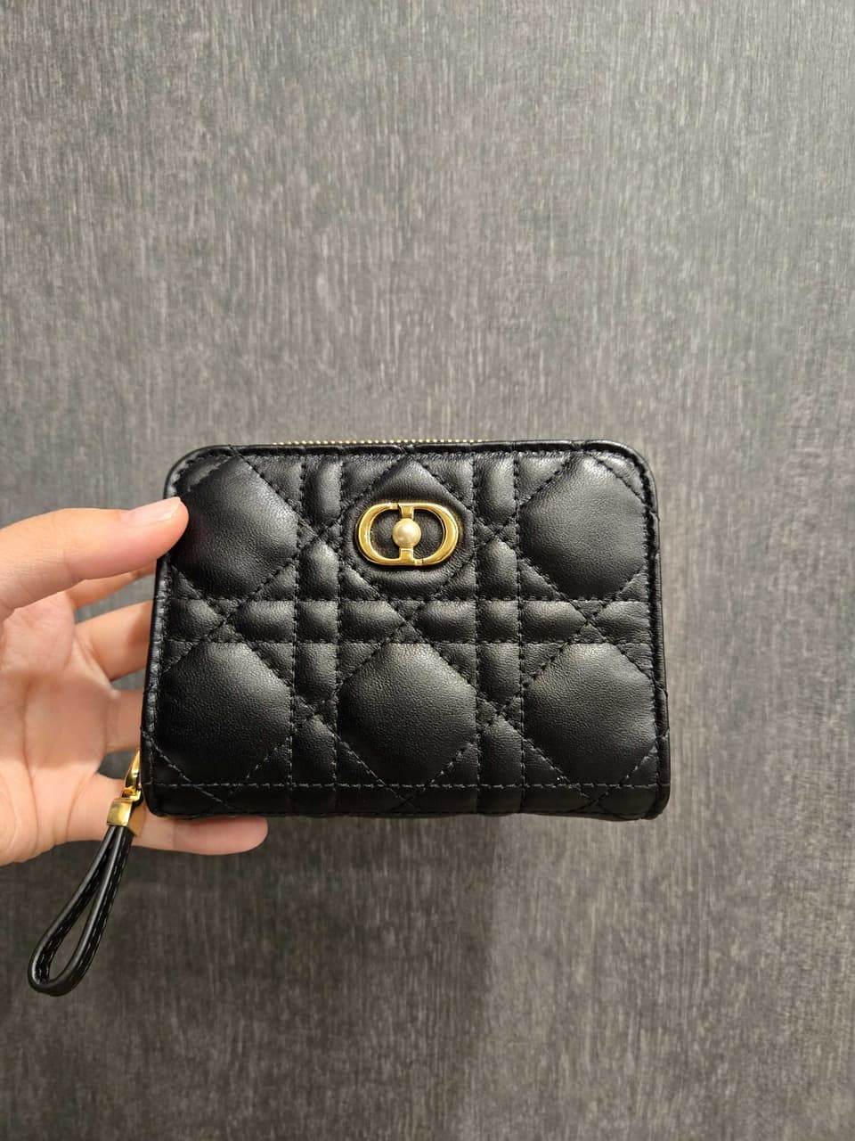 #選手 DIOR&LV 第一個精品錢包 - B20 留言 | Dcard