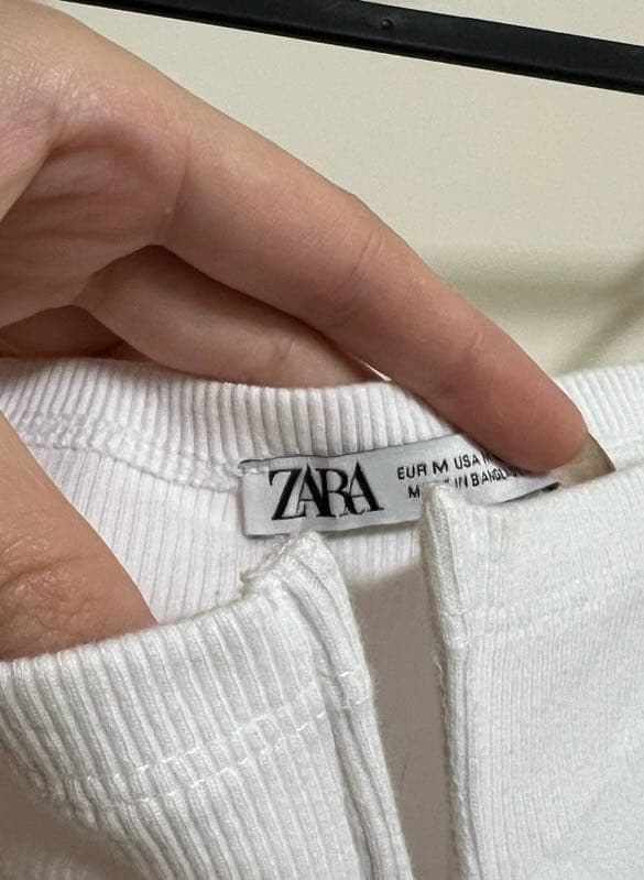 #我要賣 #我要賣 背心系列/zara背心/蕾絲蝴蝶結背心 - 二手交易板 | Dcard