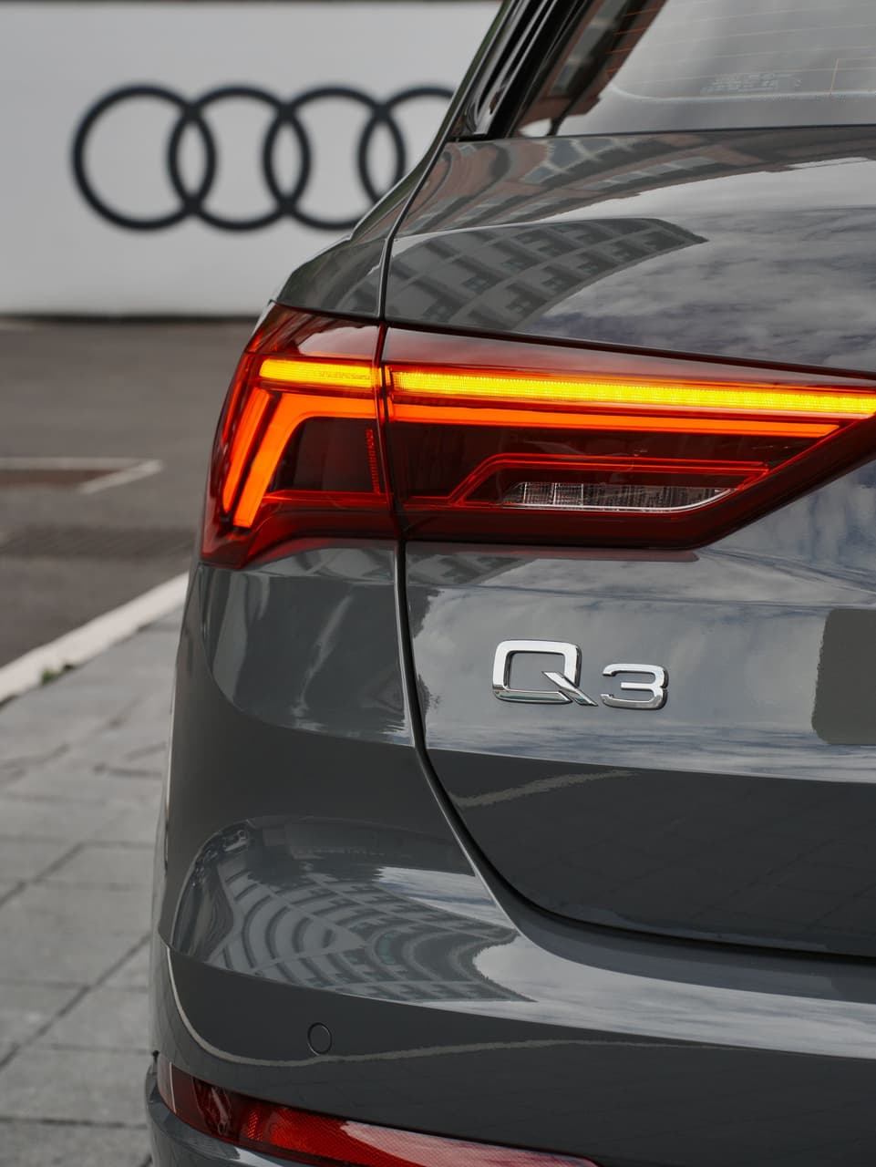 Audi Q3 35 TFSI advanced｜金屬原礦灰 Nano Grey G3｜交車照片分享 - 汽車板 | Dcard