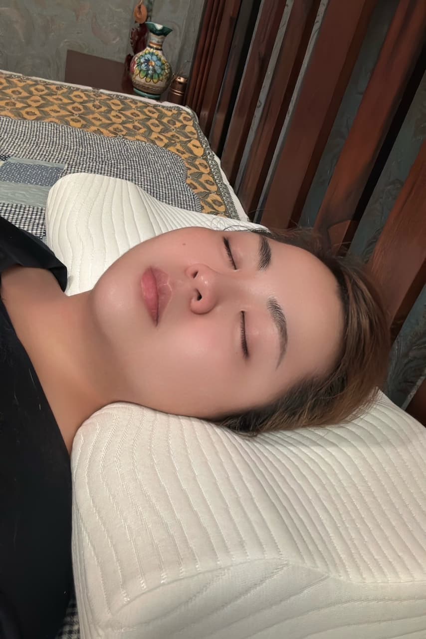 去HOLA和樂家居挑顆自己的命定枕頭，賞自己一夜好眠 - 頗令 (@pauline0506) | Dcard