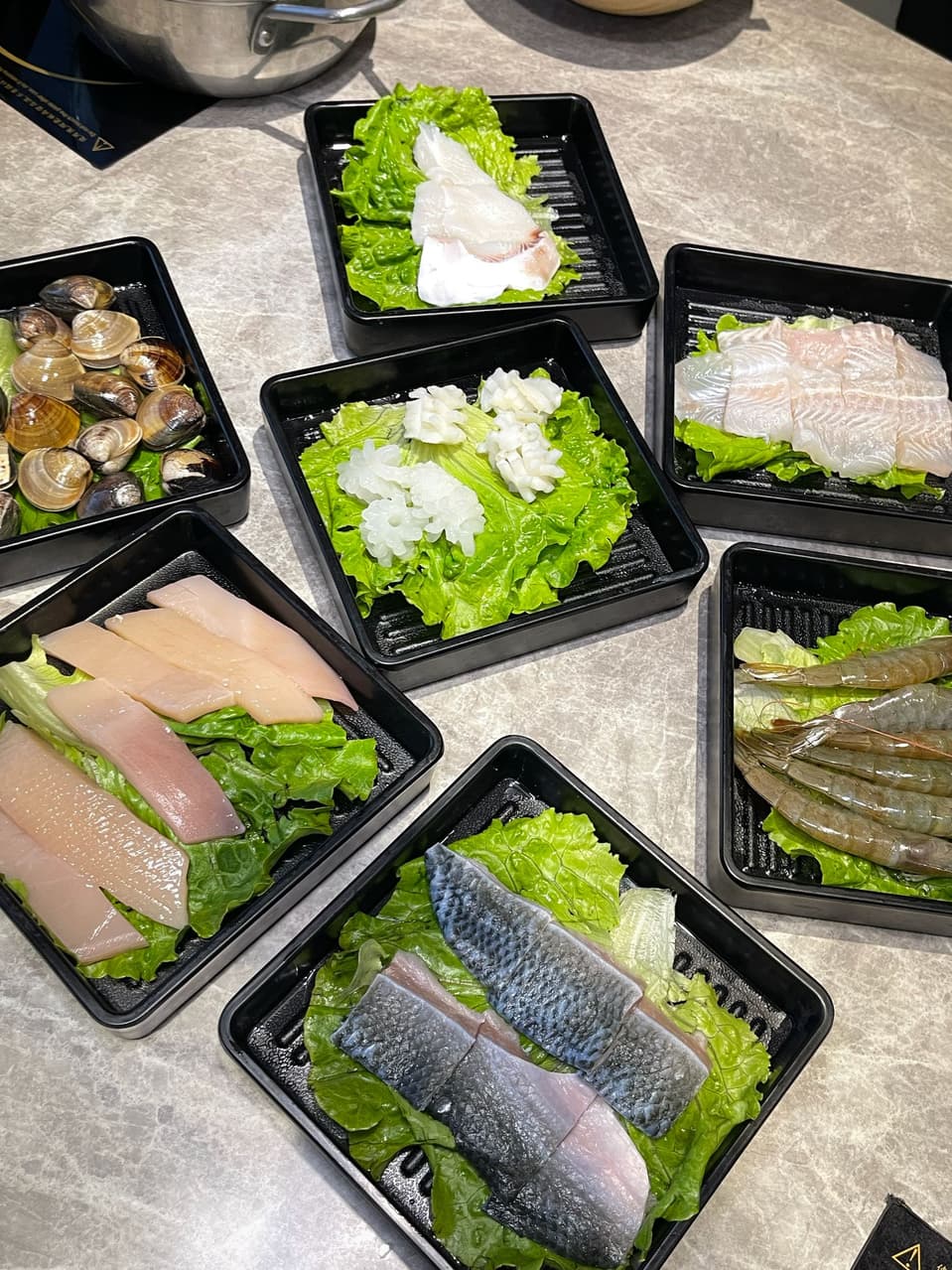 台中｜升級$299超狂海陸吃到飽 在地火鍋推薦 還有現烤櫻桃鴨 沙鹿火鍋 - 有什麼好吃好玩好用 (@qqyuuuuu) | Dcard