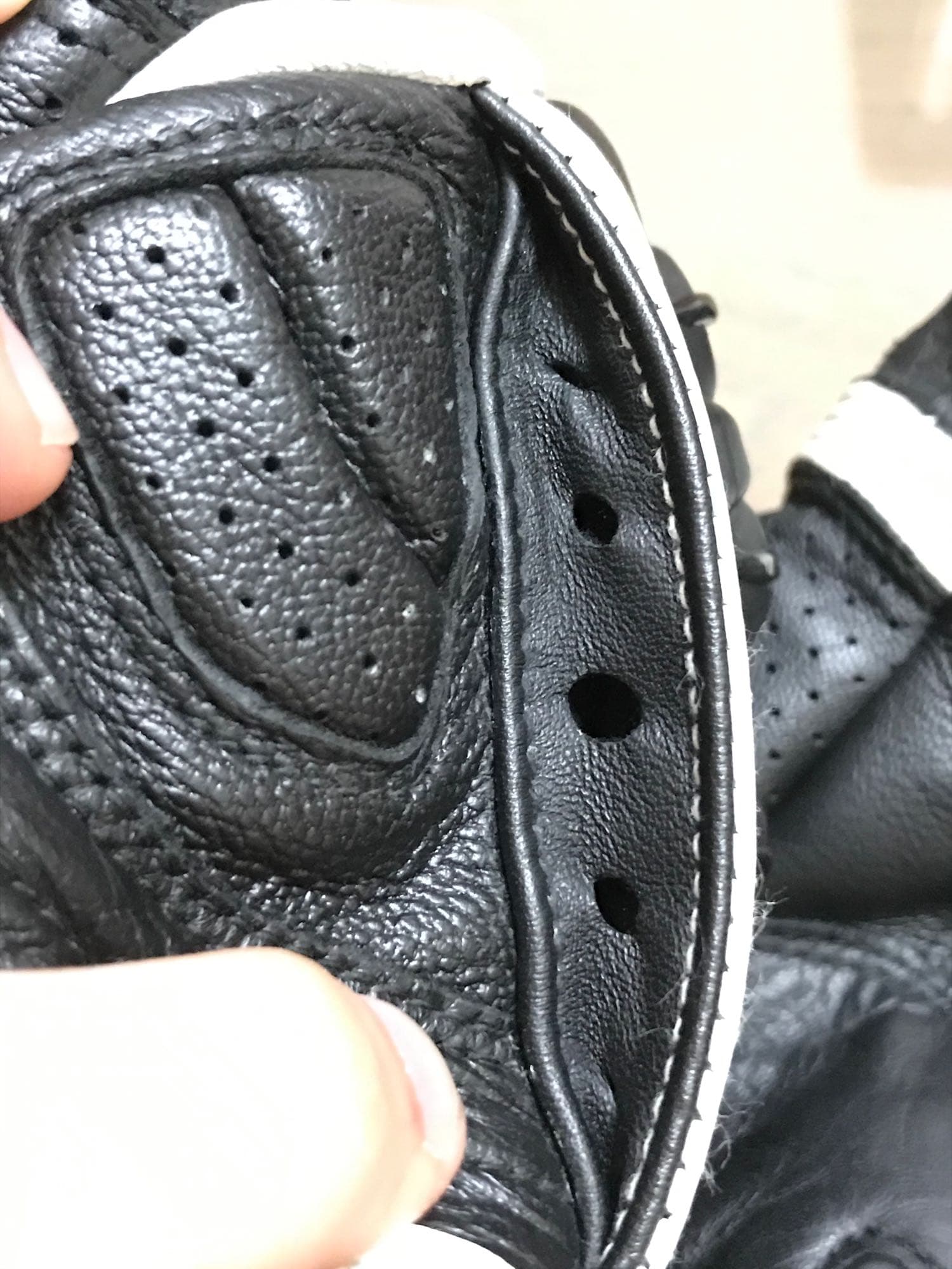 人身部品 Alpinestars And Dainese長手套心得 重機板 Dcard