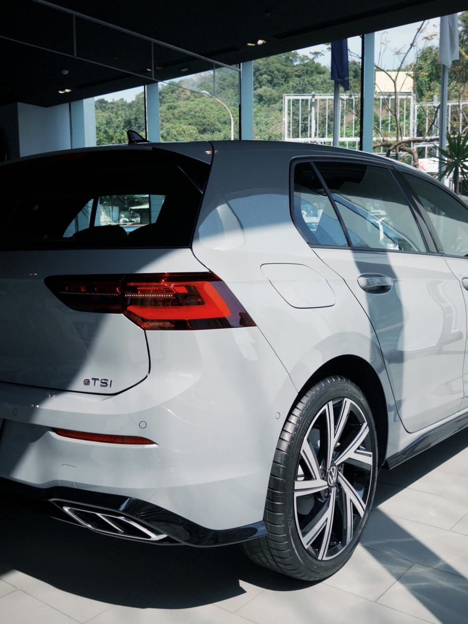 看了那麼多代終於真的開到Golf啦! - 汽車板 | Dcard