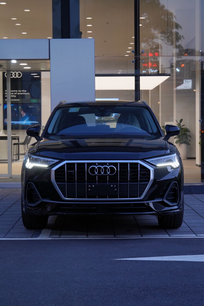 Audi Q3 40 TFSI quattro S line｜金屬神迷黑 Mythos Black 0E｜實車照片分享 - 汽車板 | Dcard