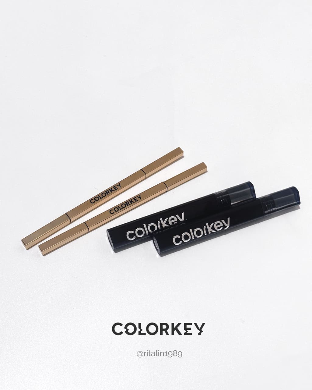 ♡Colorkey♡︎小黑鏡唇釉、小金塊眉筆💕 - Rita (@ritabeauty) | Dcard