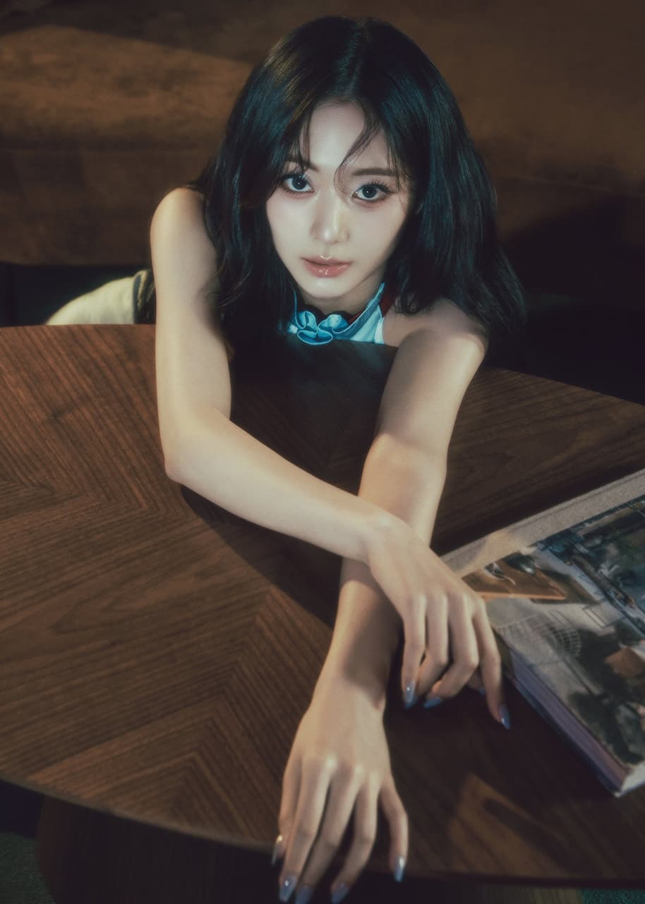 子瑜🦌迷你一輯“abouTZU“概念照SIDE A💙🇹🇼🪽🏹 - TW0614瑜粉🦌💙 (@erttfsayu) | Dcard