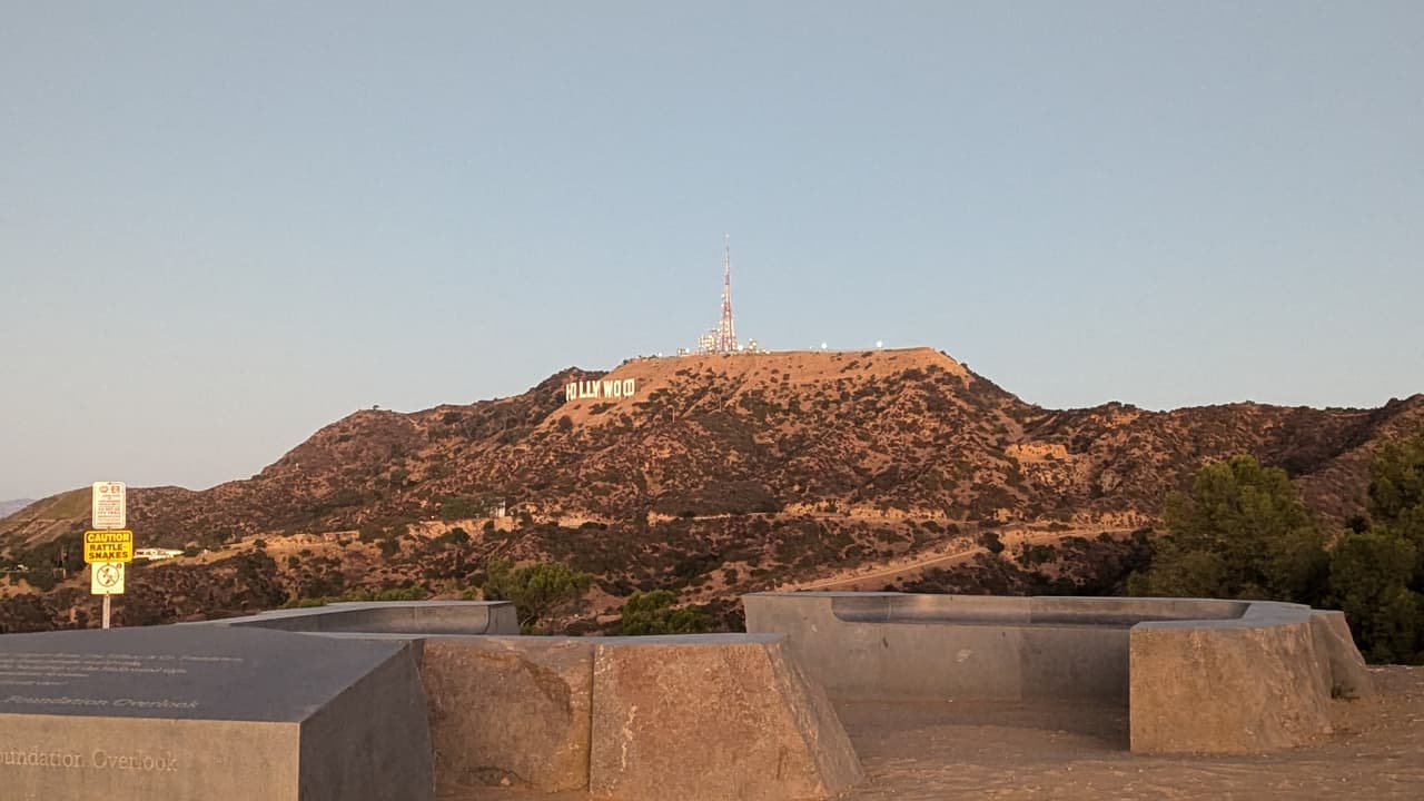 #國外遊記 洛杉磯 Hollywood Peak 日出 - 旅遊板 | Dcard