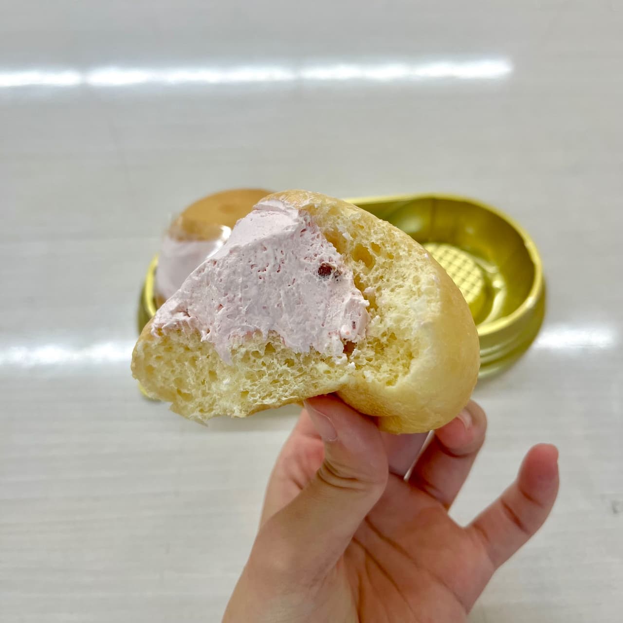 7-11新品🌟爆餡草莓羅馬生乳包 - 小檸檬🍋 (@yi_05) | Dcard