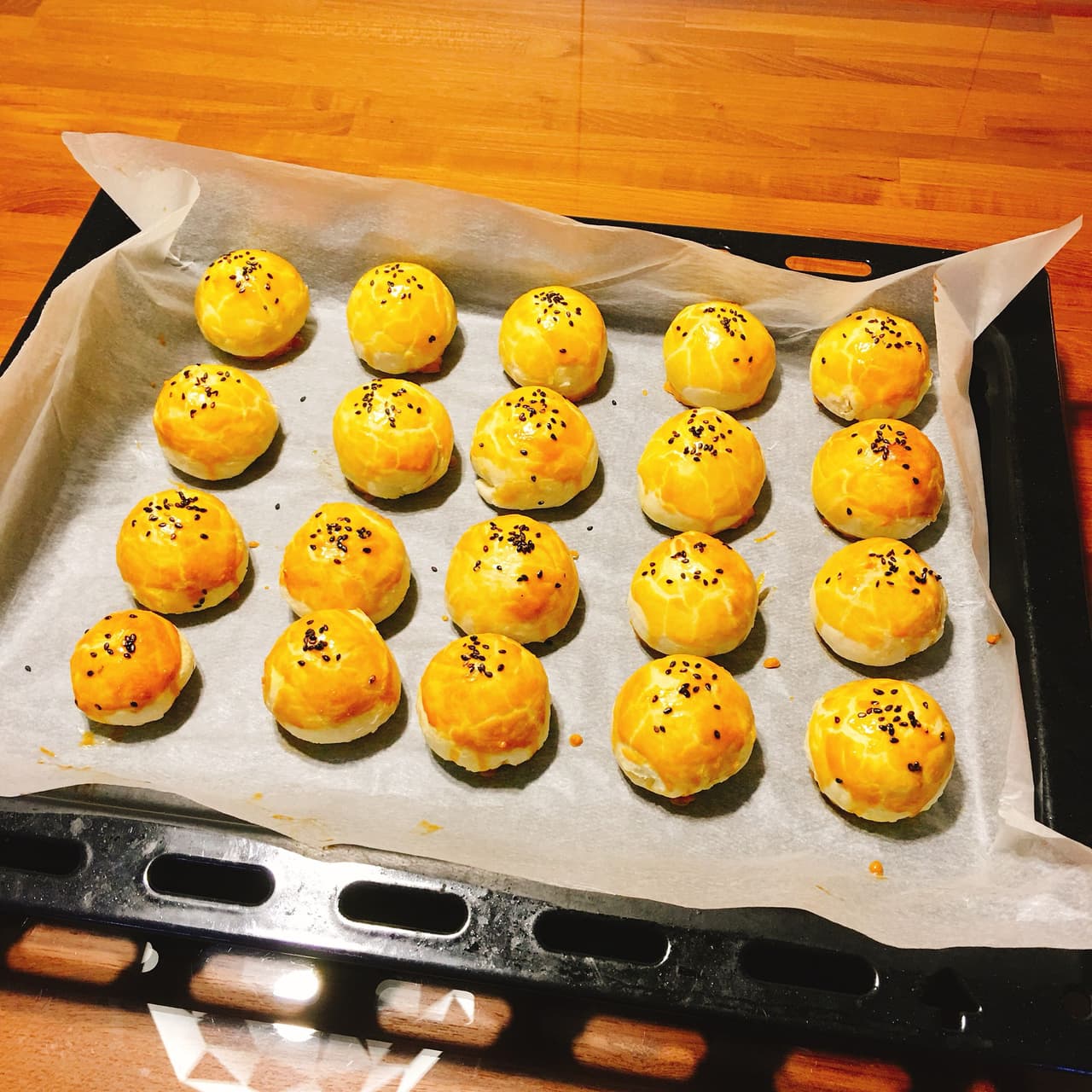 #料理 自己做的蛋黃酥🥮 - 烹飪板 | Dcard