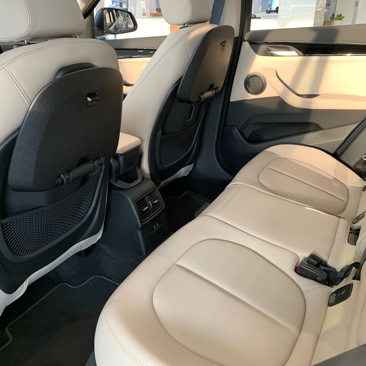 選擇困難BMW 2AT vs X1 - 汽車板 | Dcard