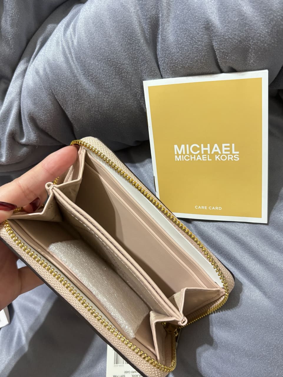 #我要賣 已售出）全新/MK粉色皮夾 - 二手交易板 | Dcard