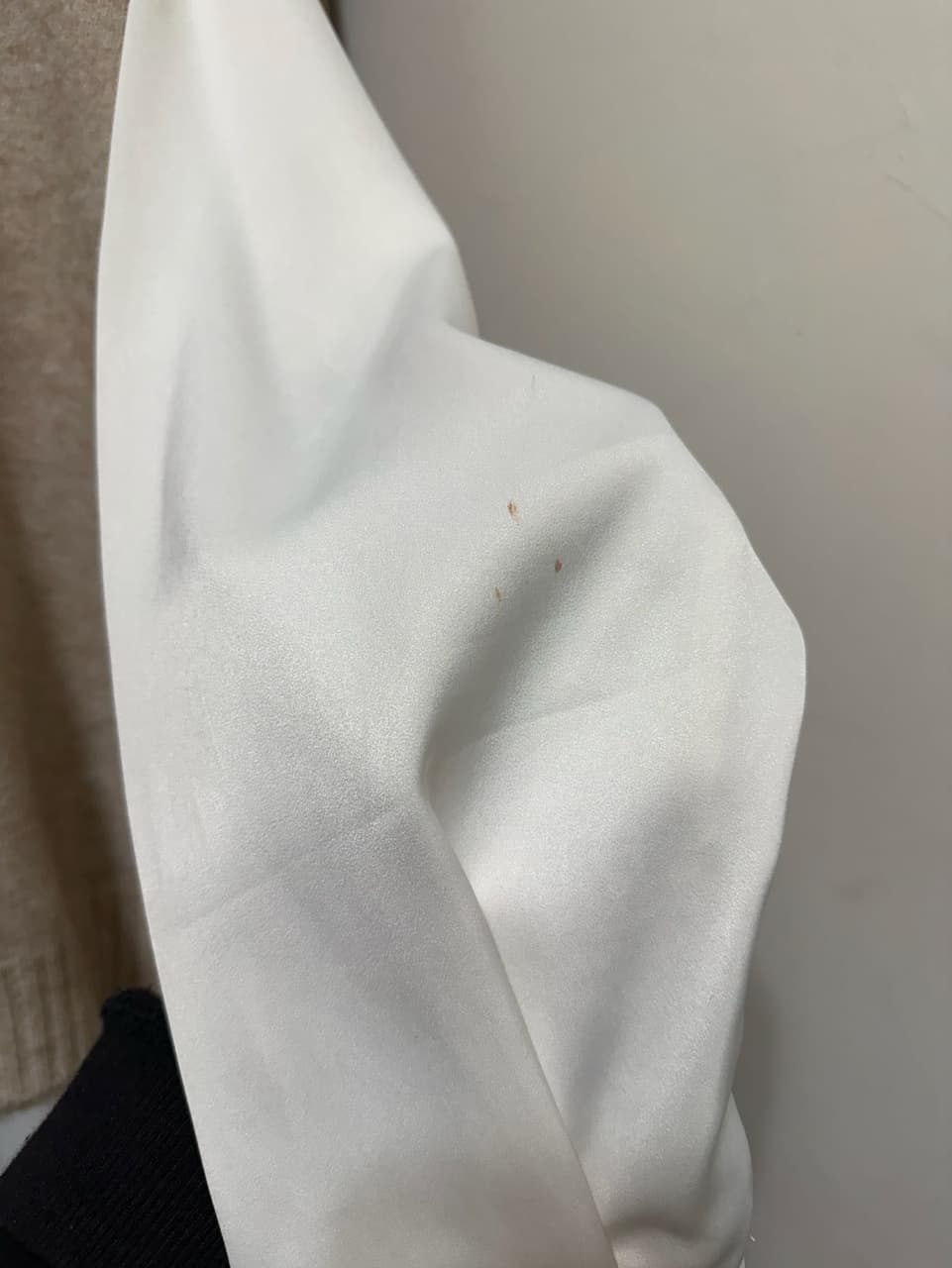 #我要賣 全售出 / 針織上衣、corban洋裝、外套 - 二手交易板 | Dcard