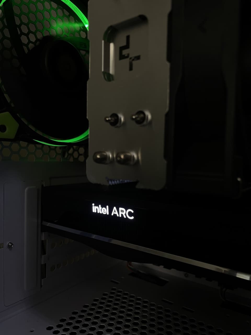 #閒聊 ARC 顯卡新驅動又上線啦 - 3C板 | Dcard