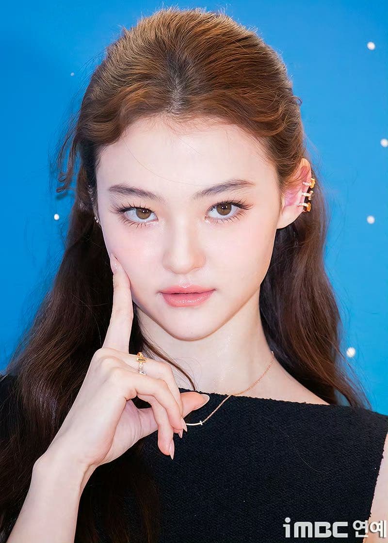 #分享 ELLA首個個人活動Tiffany&Co. 首爾! - 追星板 | Dcard