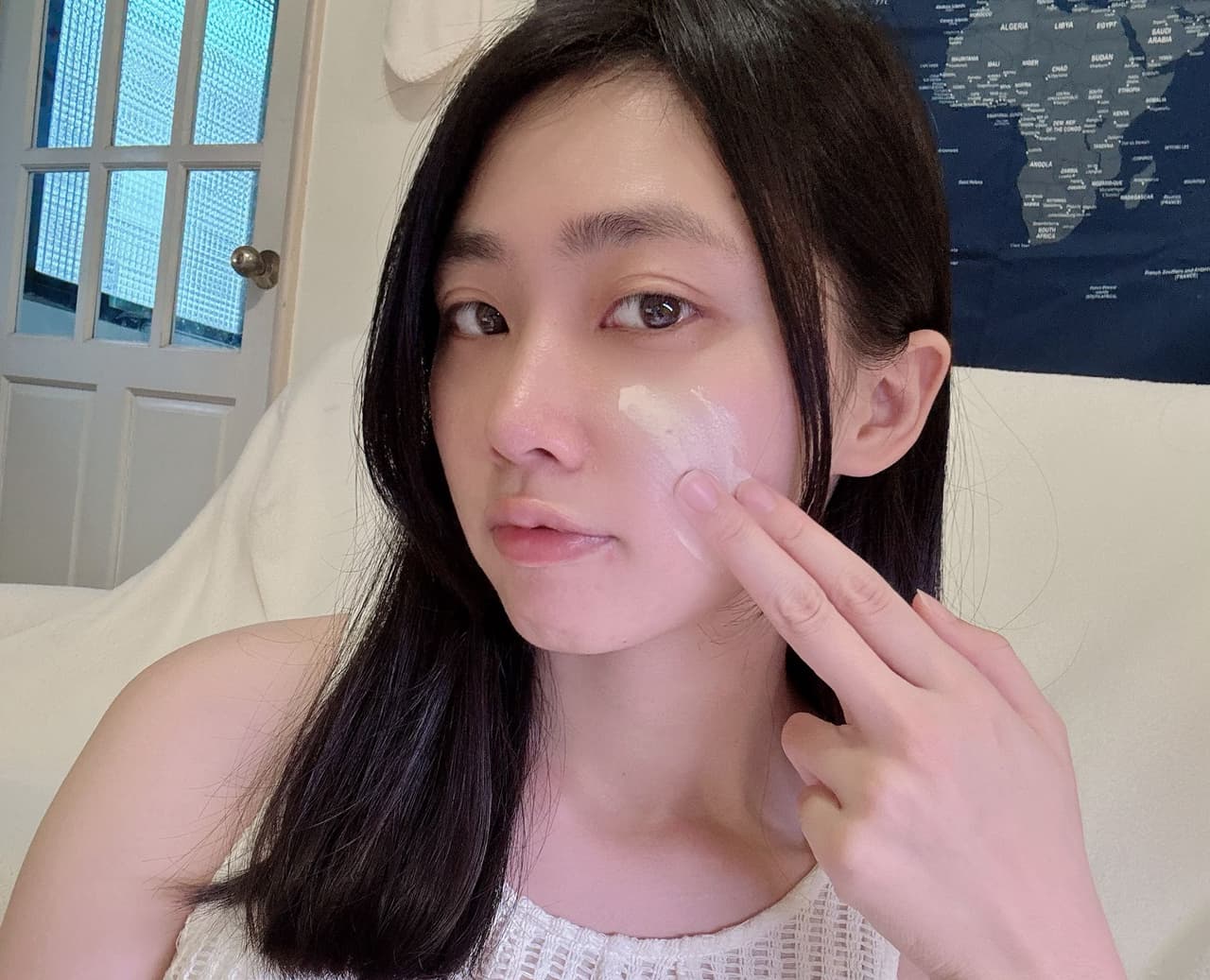 韓系減法底妝神隊友! 嬌蘭24K小奶管心得 - 美妝板 | Dcard