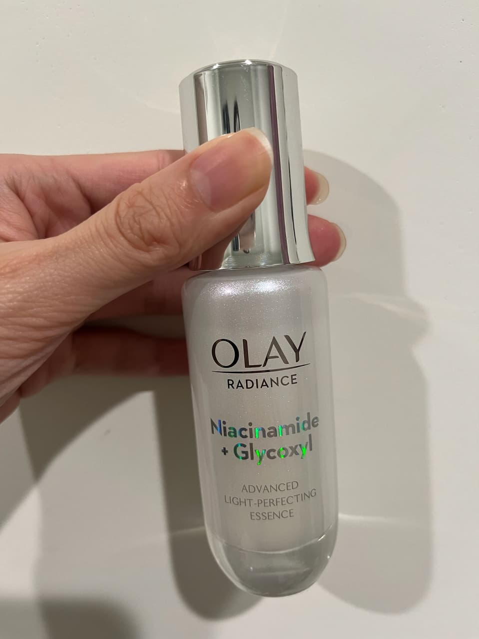 #我要賣 售近全新Olay 革糖小白瓶（已開30ml正裝 +6ml*5)已出售 - 二手交易板 | Dcard