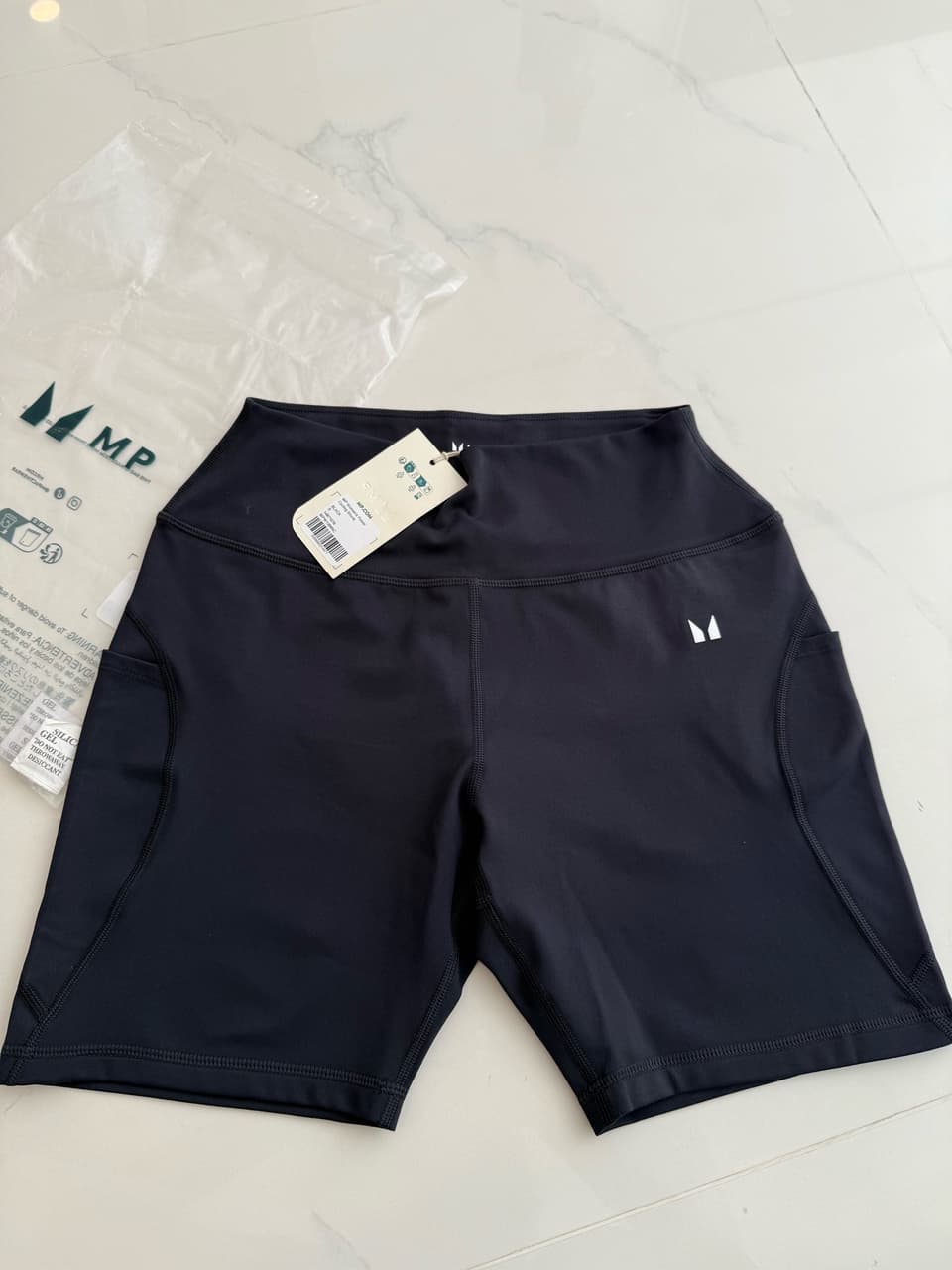 #我要賣 MP 緊身短褲 售 - 二手交易板 | Dcard