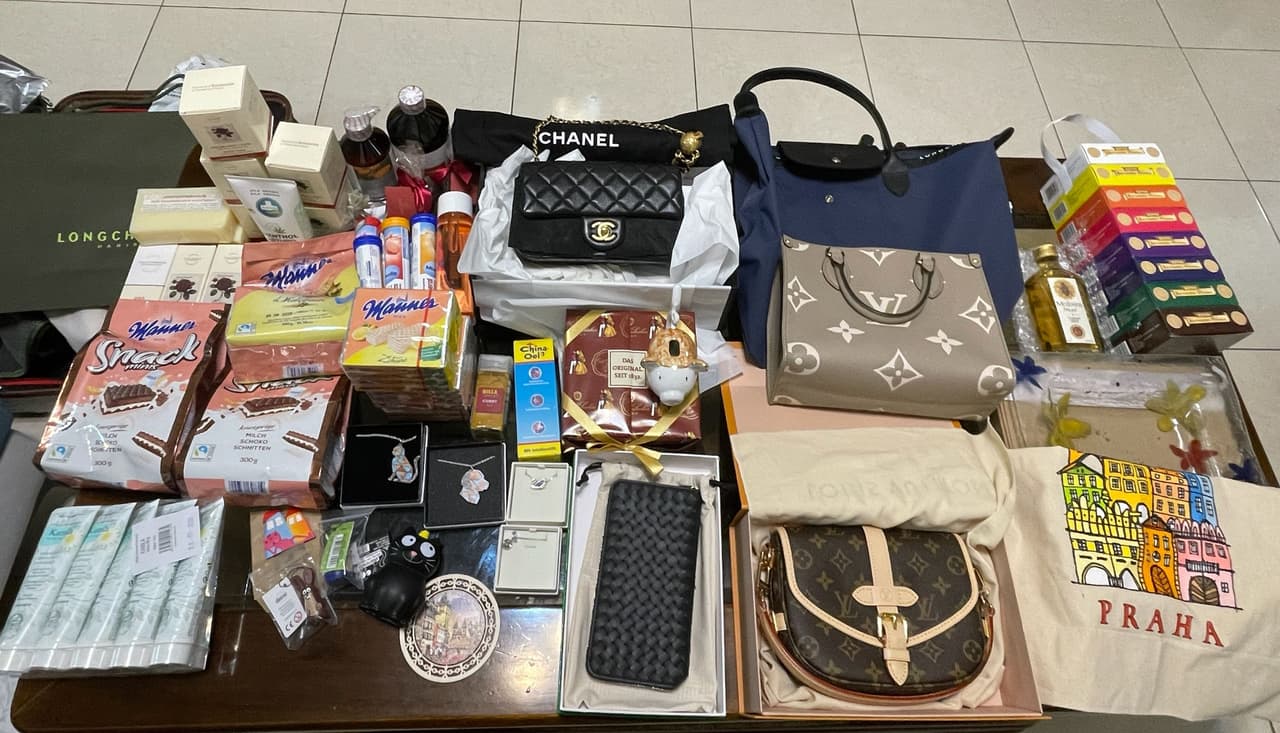 #分享 CHANEL 金球翻蓋包/LV Onthego+Saumur BB - 精品板 | Dcard