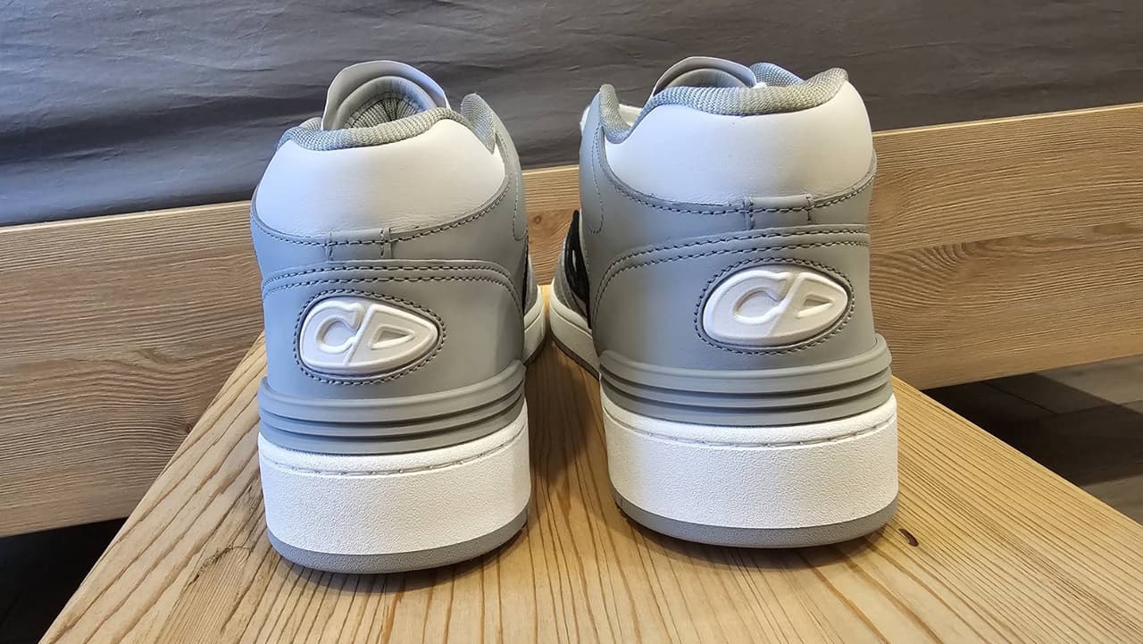 #分享 DIOR B33 B57運動鞋 Thom Browne連帽外套 - 精品板 | Dcard