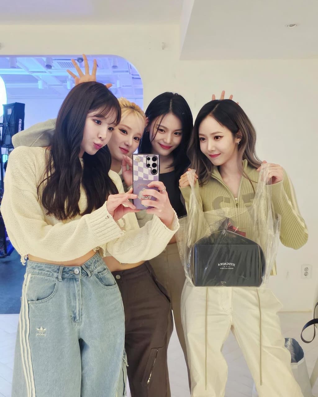 #行程 #綜藝 240322 VIVIZ - 元祖屁股Queen👑親自傳授的性.. 感..? (W/VIVIZ) ㅣMANIAC Challengeㅣ해피해은💙 - GFRIEND板 | Dcard