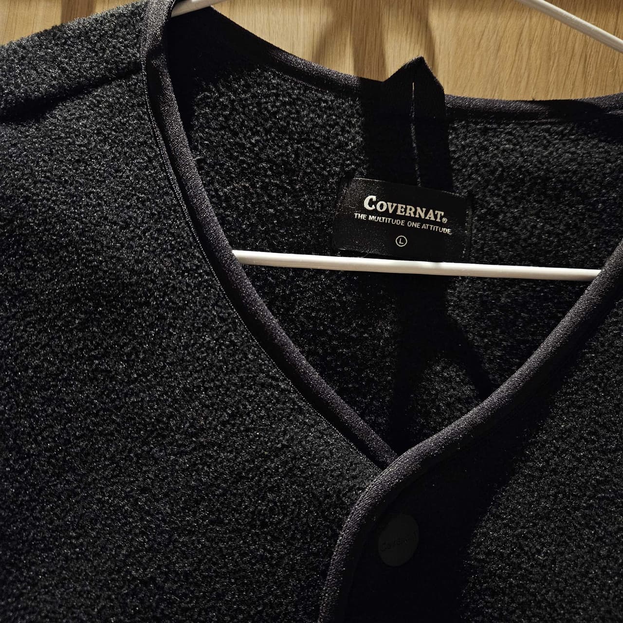 #我要賣 穿不到五次的convernat 毛絨外套 黑色 內有實拍圖（已售出） - 二手交易板 | Dcard