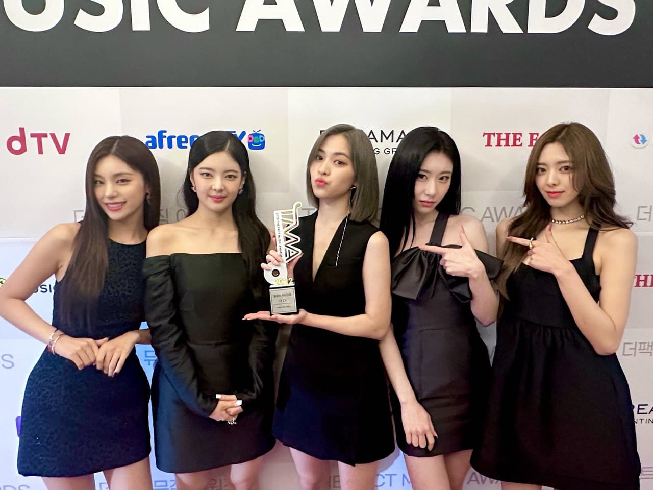 #舞台 2022 TMA 舞台 - ITZY板 | Dcard