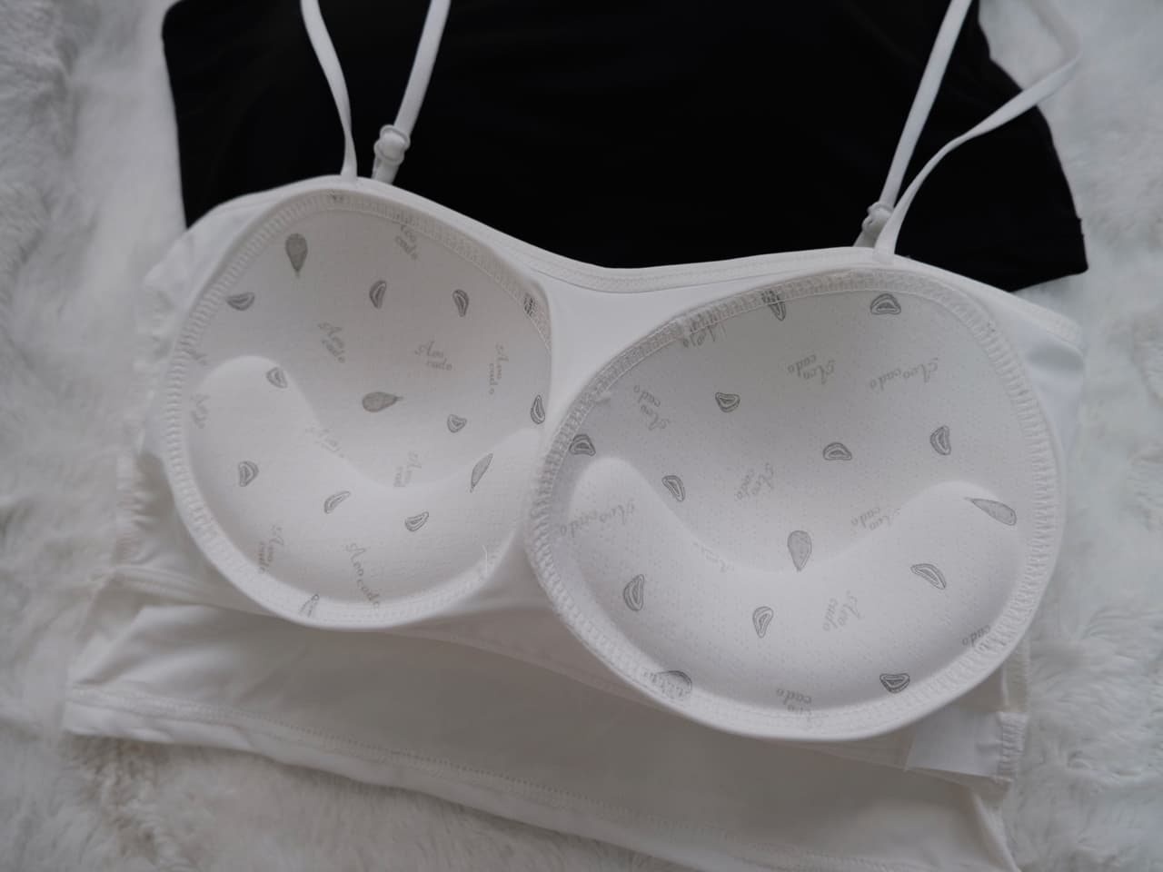 用Bra Top輕鬆搞定夏天穿搭🎨7色風格挑戰 #我的人生自由式 - 𝑮𝒐𝒐𝒅𝑴𝒐𝒏𝒊 (@moni065) | Dcard