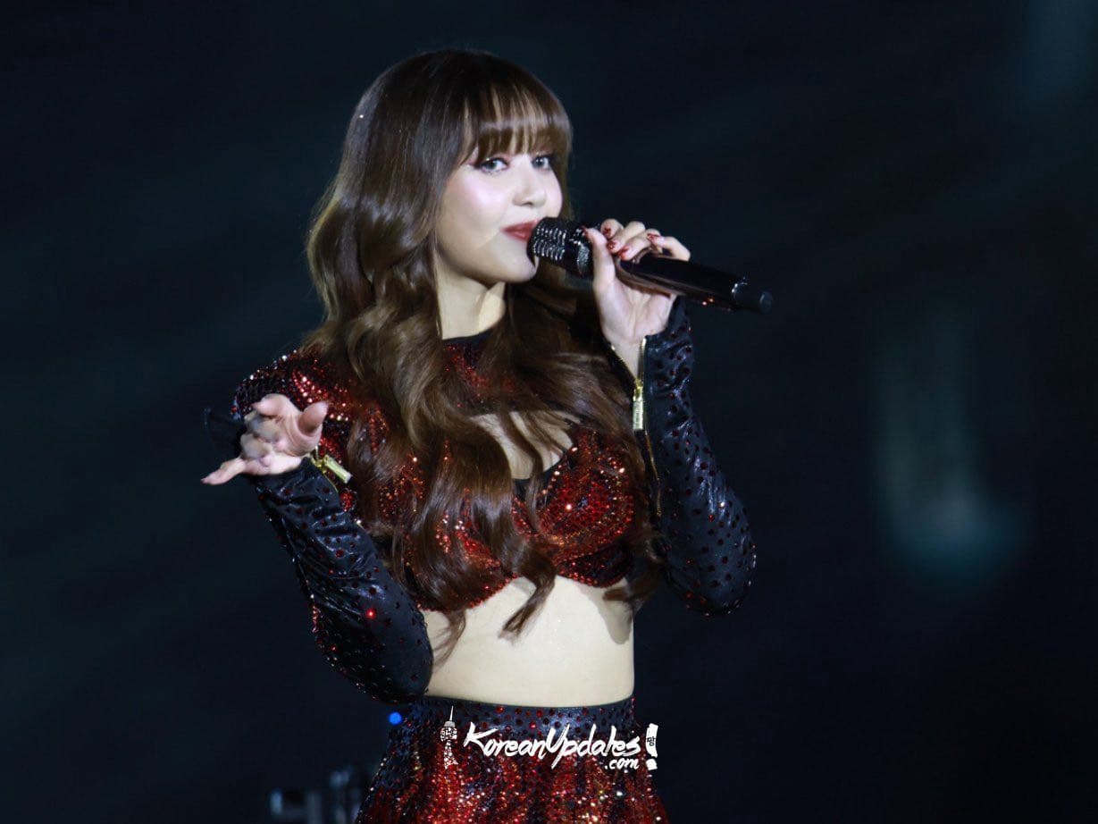 #分享 LISA出席泰國ICONSIAM跨年演唱會 - BLACKPINK板 | Dcard