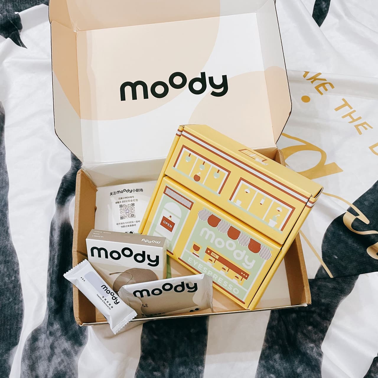 Moody季拋咖啡館—椰子灰 - 隱形眼鏡板 | Dcard