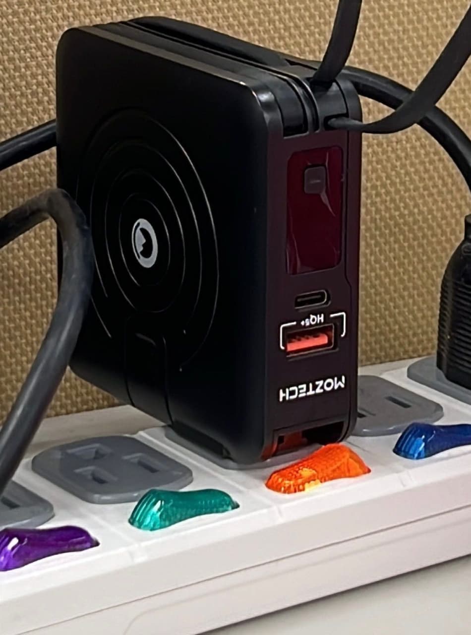 #勸世文 Moztech萬能充 - 3C板 | Dcard