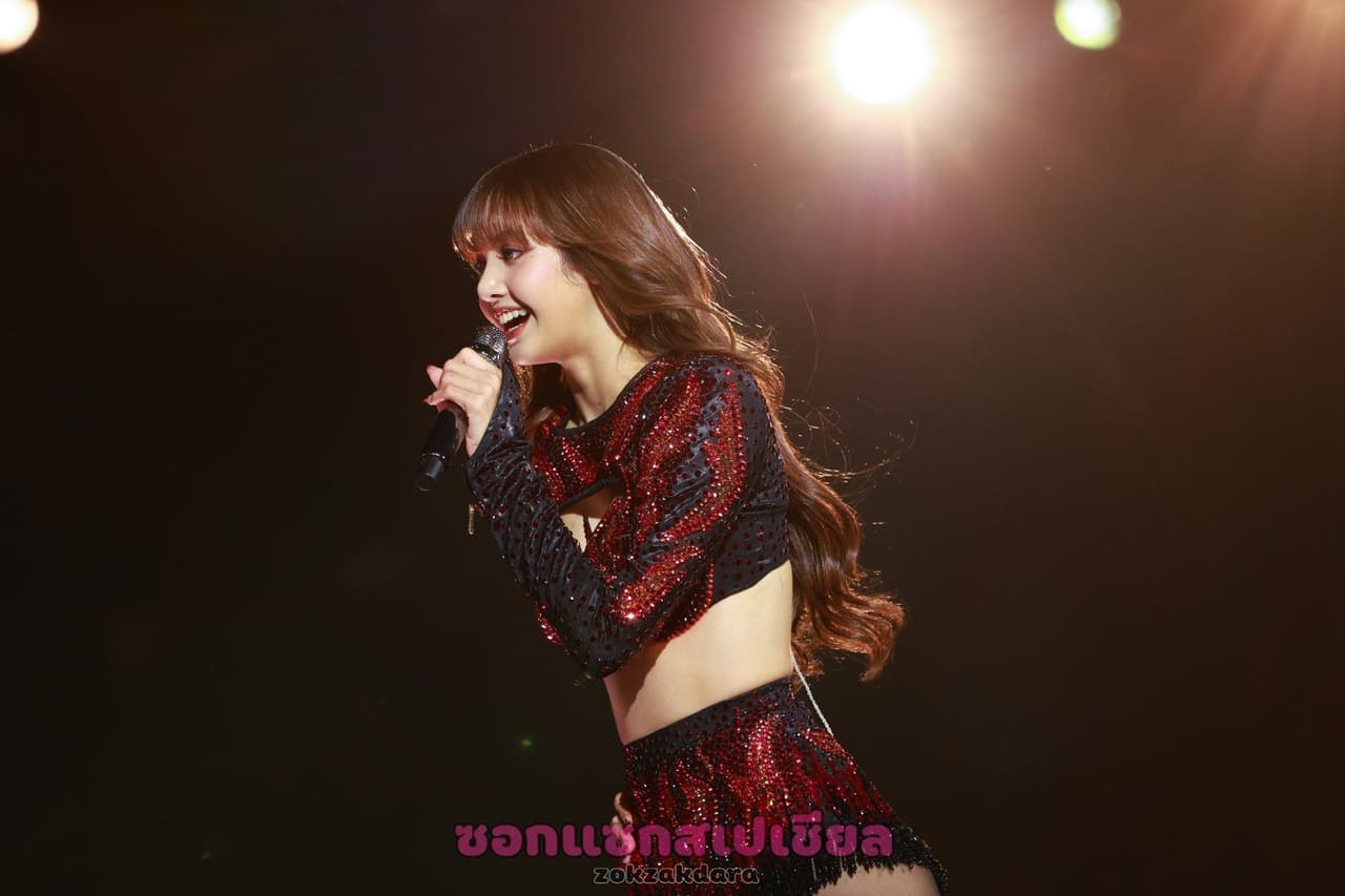 #分享 LISA出席泰國ICONSIAM跨年演唱會 - BLACKPINK板 | Dcard