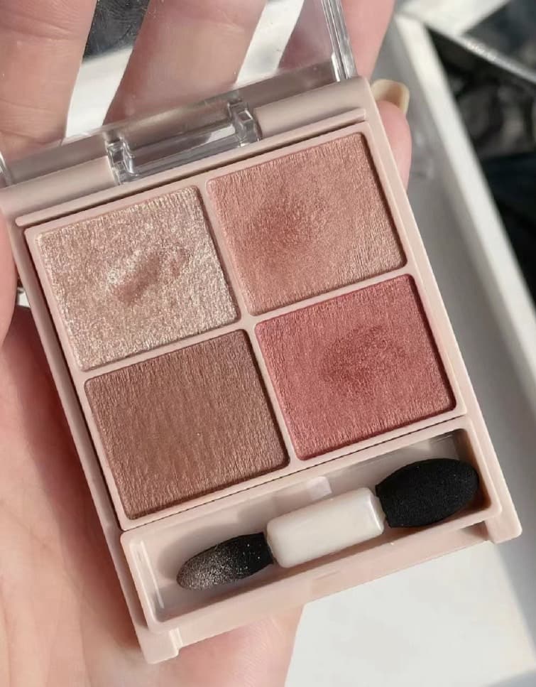 顏色實用又好看的四色眼影盤😍CANMAKE舒芙蕾眼彩組 大推M02🔥 - 此帳號疑似正常 (@hennahito) | Dcard