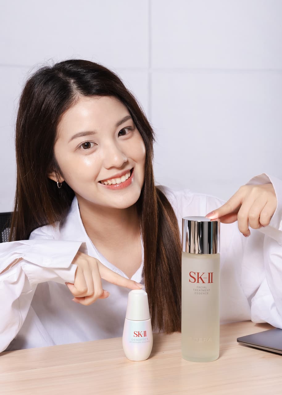 SK-II小燈泡有感美白精華液全新升級🔝SK-II有感臉部美白精華液推薦🪄SK-II #全新小燈泡精華💡一瓶達到美白功效、零毛孔超有感精華液推薦🫶🏻 - 美妝板 | Dcard