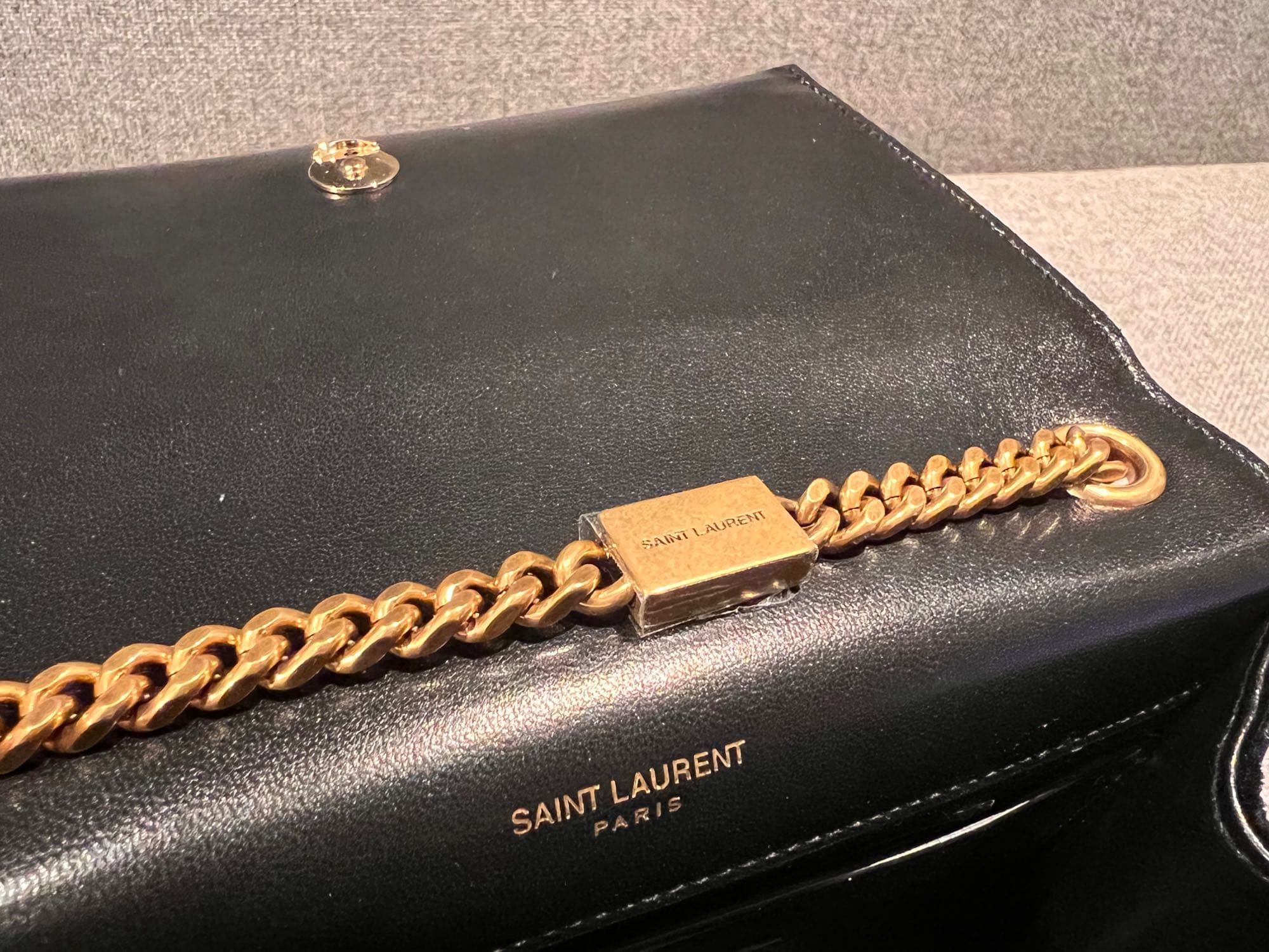 #開箱 #開箱 YSL 中型麂皮包 - 精品板 | Dcard